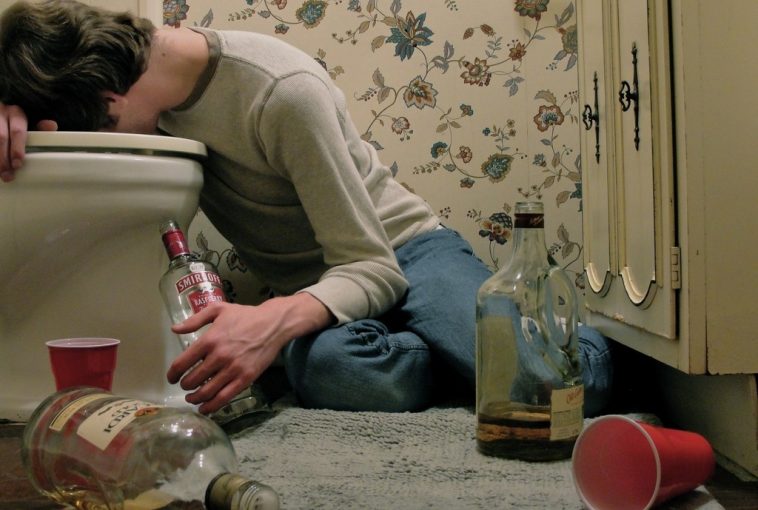 Intoxicação Alcoólica - O que é, Sintomas e Tratamentos | Dicas de Saúde