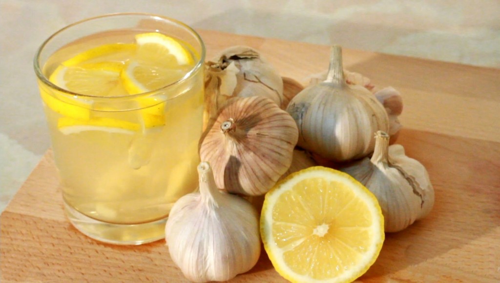 Chá de alho: como fazer, usar, para que serve, benefícios e efeitos ...